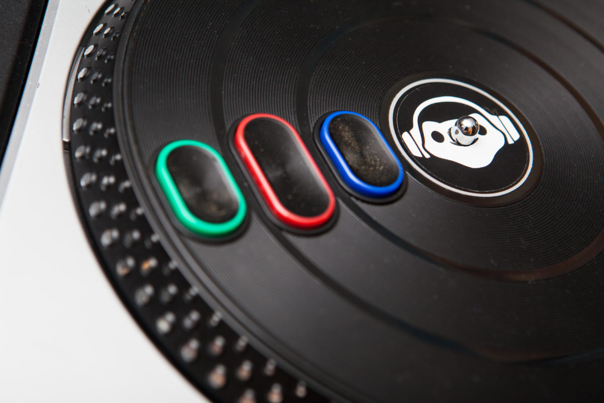 Playing Lucio with a DJ Hero Turntable - Parts Not Included